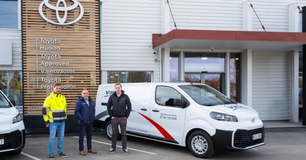 Juhan Auto Oy toimitti 51 uutta Toyotan höytyajoneuvoa VRJ Etelä-Suomi ...